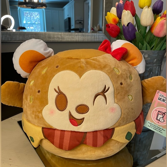 Disney | Toys | Nwt Disney Munchlings Minnie Everything Bagel Stuffed ...